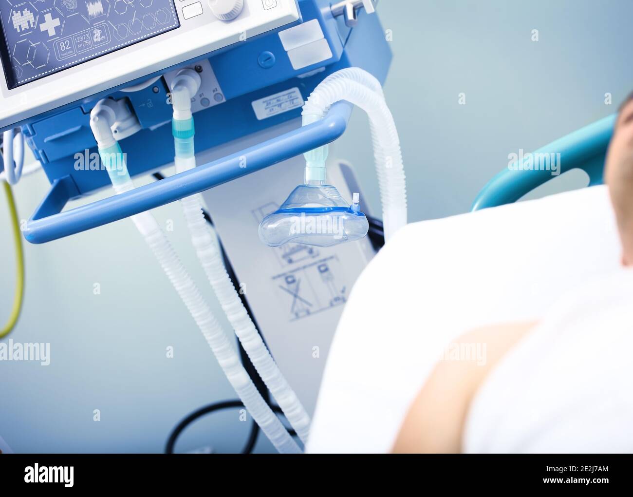 Man hospital life support hi-res stock photography and images - Alamy