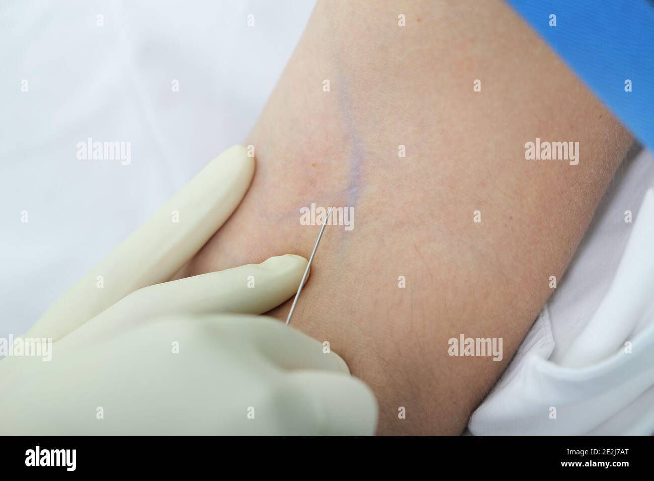 Nurse is ready to inlect a medication Stock Photo - Alamy