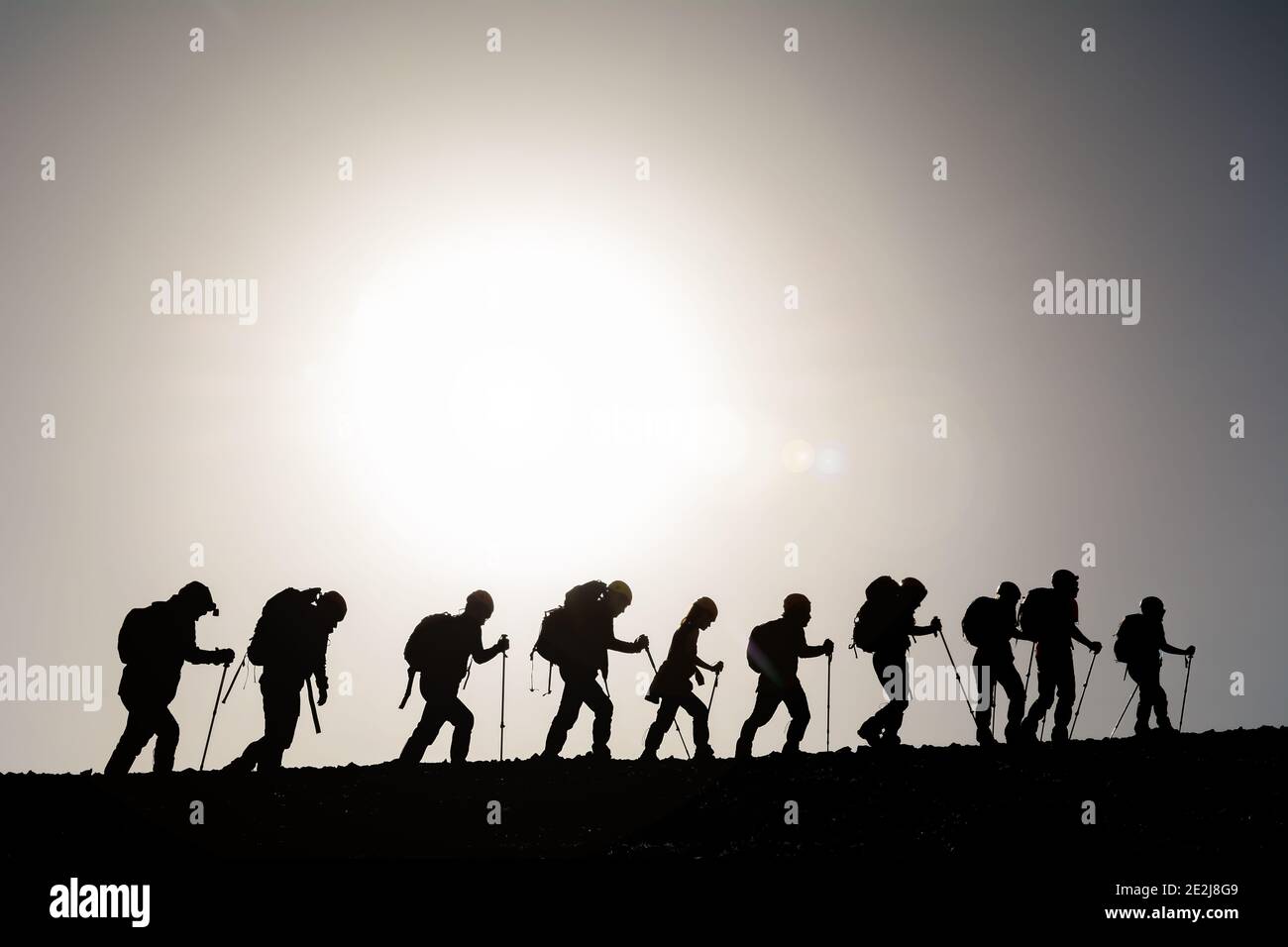 Mountain climbing group hi-res stock photography and images - Alamy