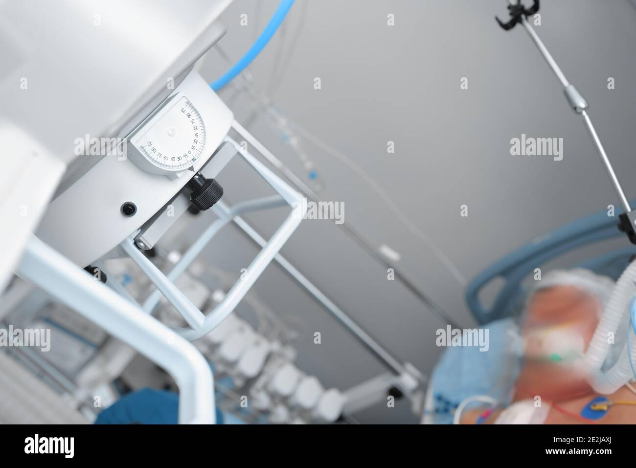 Process of taking an X-ray to a seriously ill patient Stock Photo - Alamy