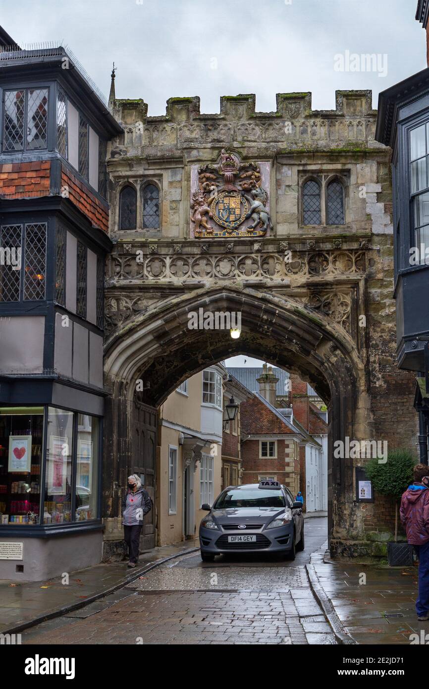 Cathedral gate salisbury hi-res stock photography and images - Alamy