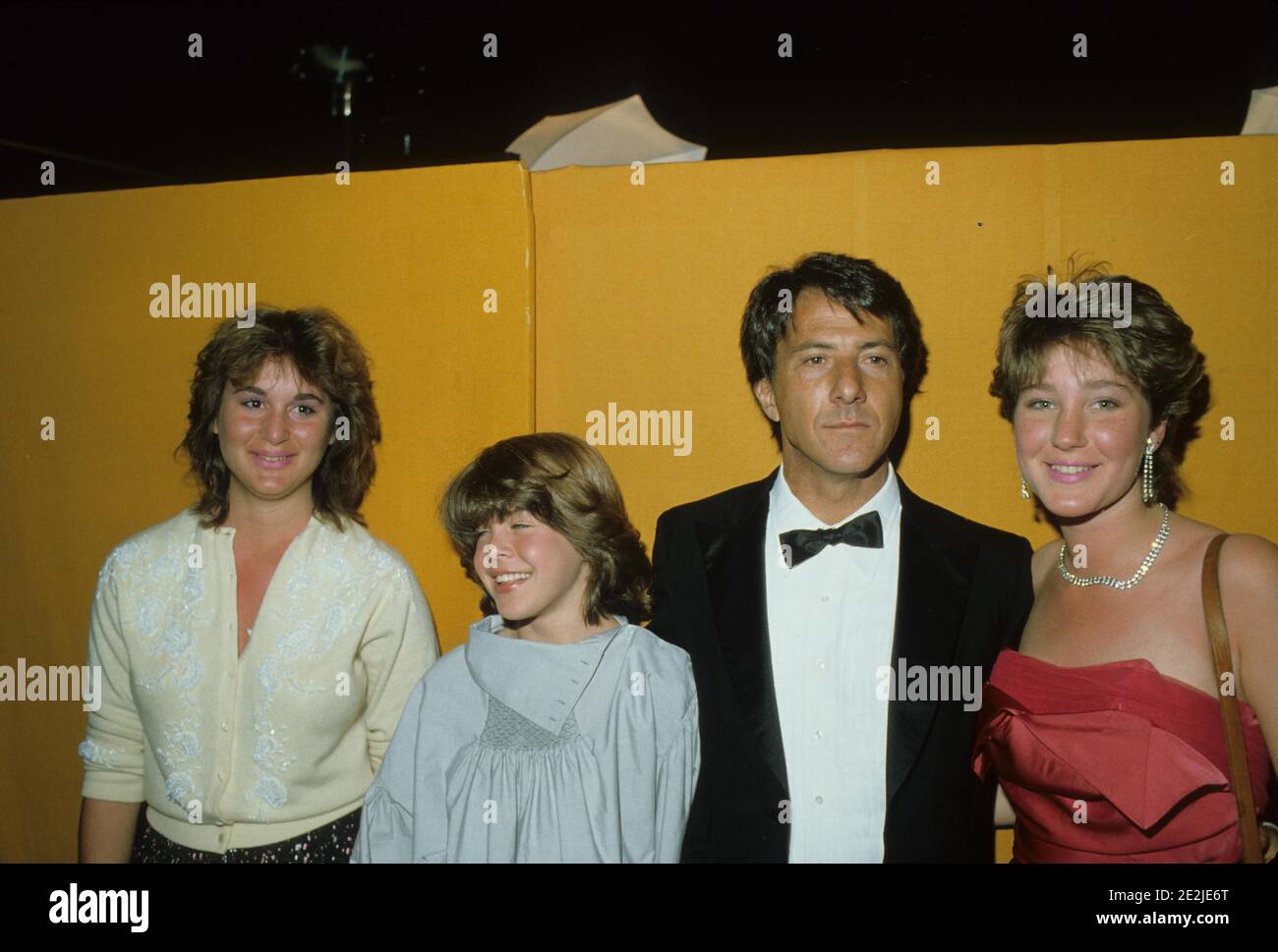 Dustin Hoffman with daughters (blue) Jennifer and (red) Corrinae8843 ...