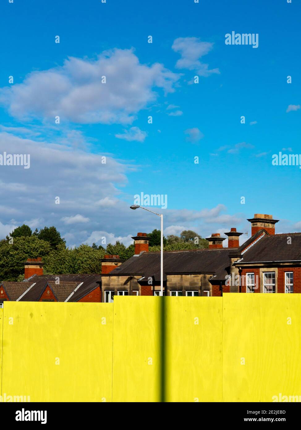 Bright yellow buildings hi-res stock photography and images - Alamy