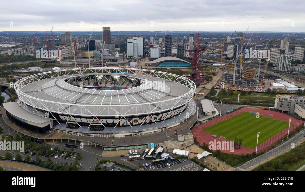 London stadiums aerial hi-res stock photography and images - Alamy