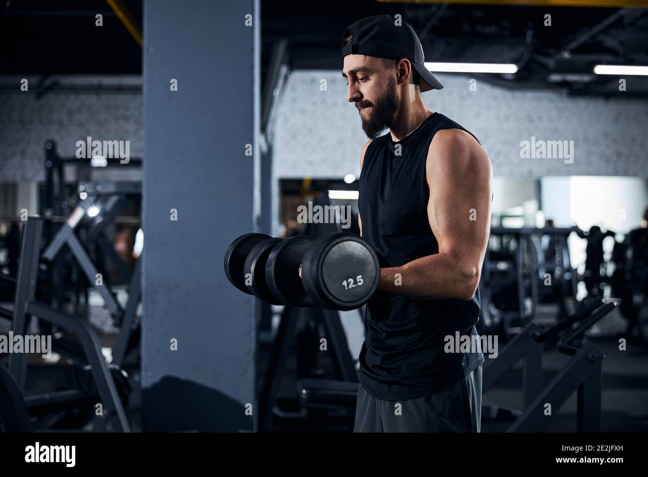 Lifting heavy t hi-res stock photography and images - Alamy