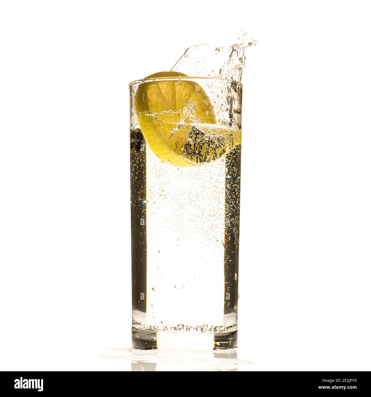 Lemon slice splash hi-res stock photography and images - Alamy