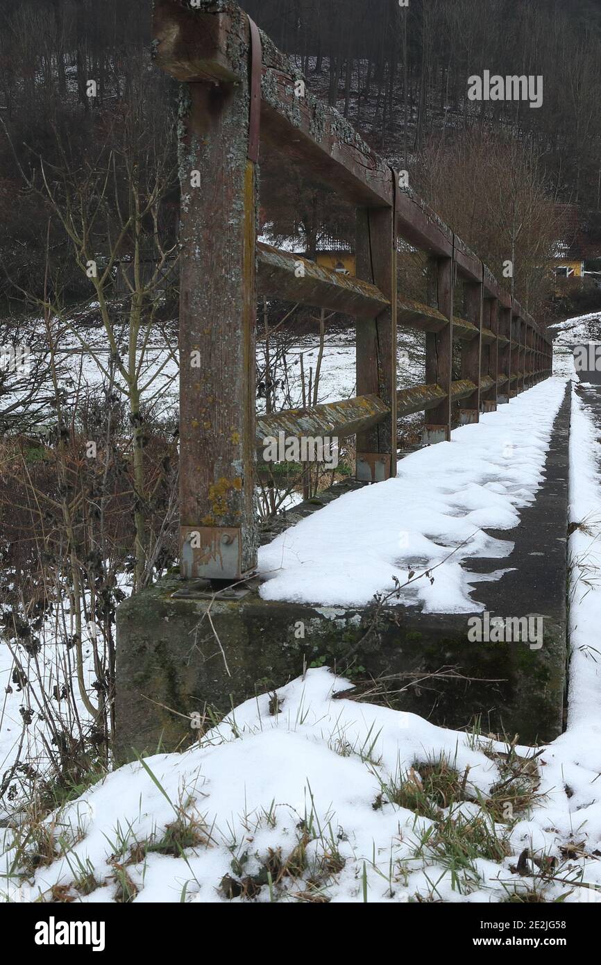 Bridge railing hi-res stock photography and images - Alamy