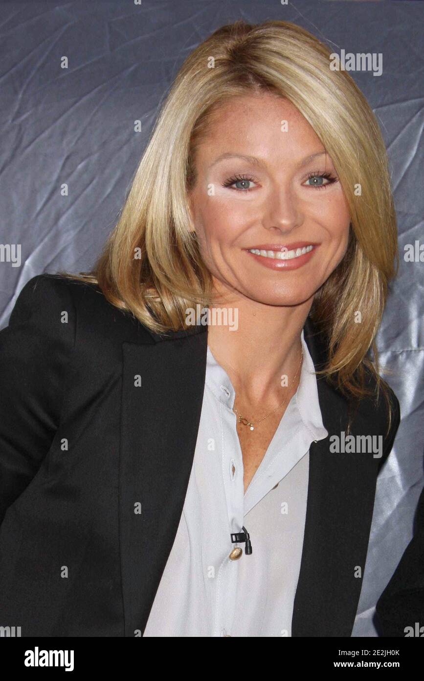 Kelly Ripa outside the "Live with Regis and Kelly" ABC Studios in New ...