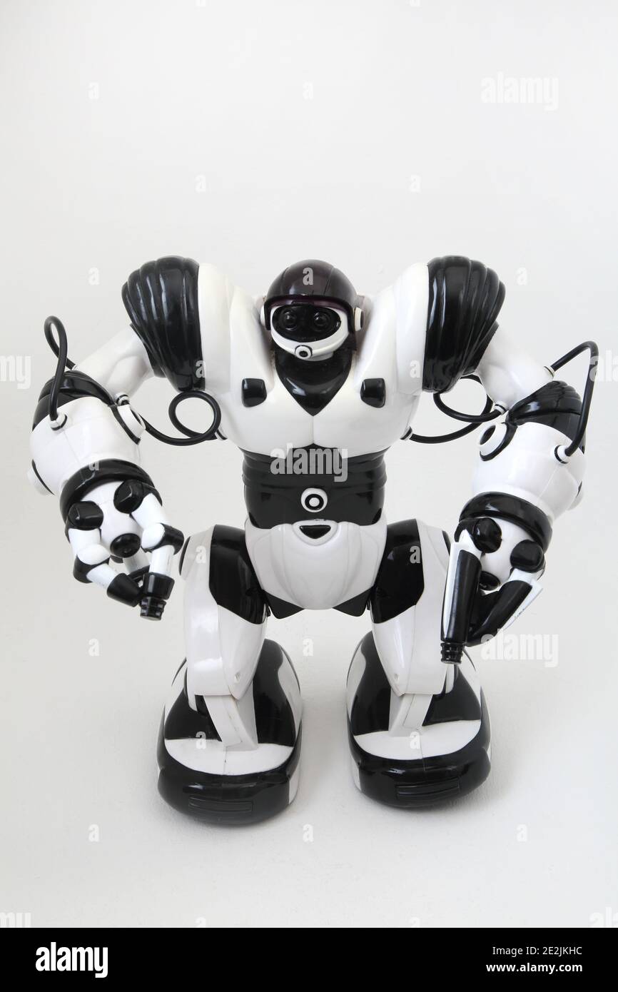 Wowwee Robosapien Walking Gripping Battery Robot Stock Photo - Alamy