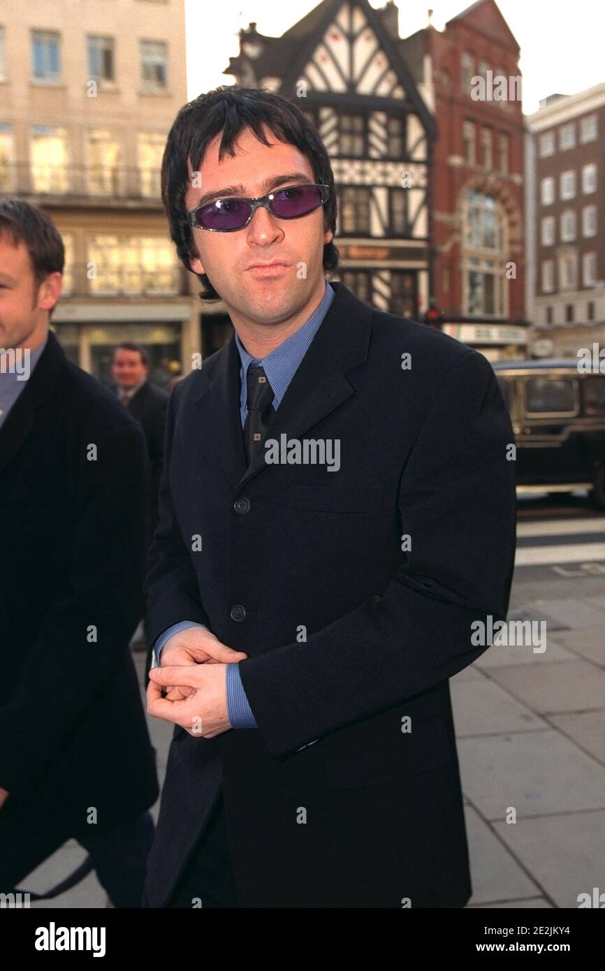 Jonny marr guitarist hi-res stock photography and images - Alamy