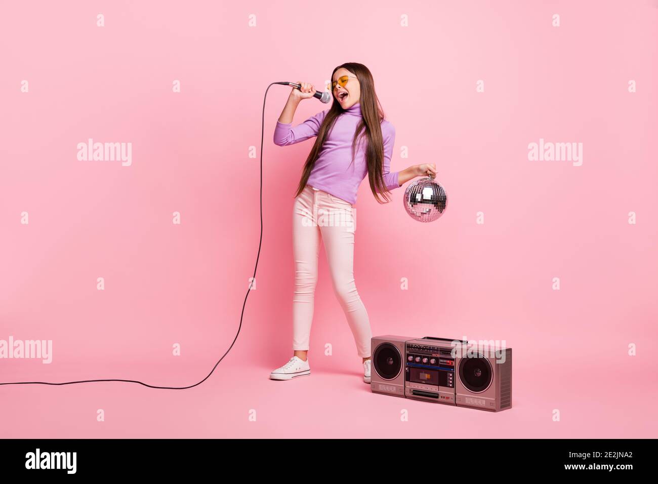 Boom mic hi-res stock photography and images - Alamy