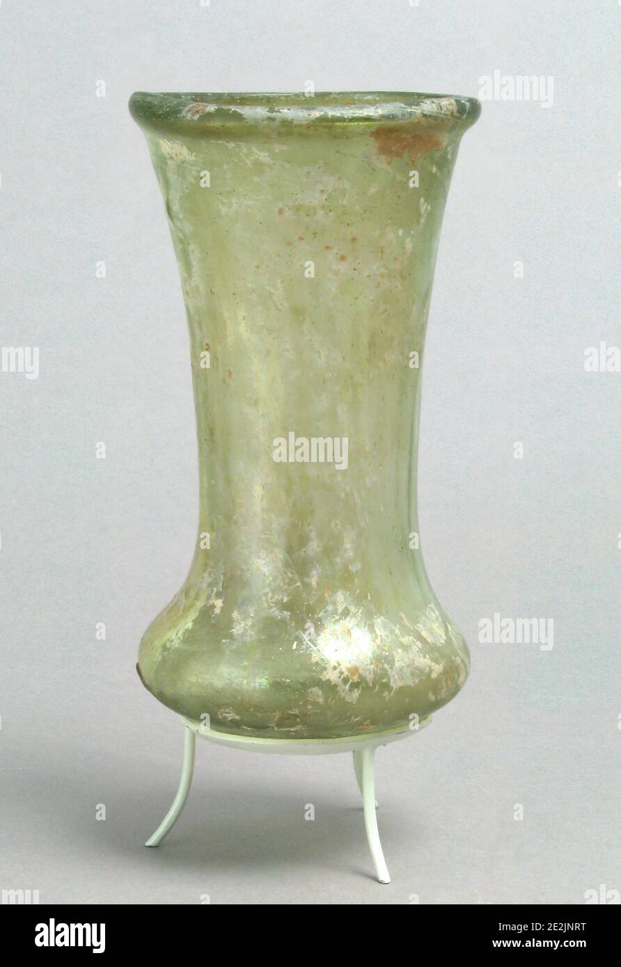 Bell beaker hi-res stock photography and images - Alamy