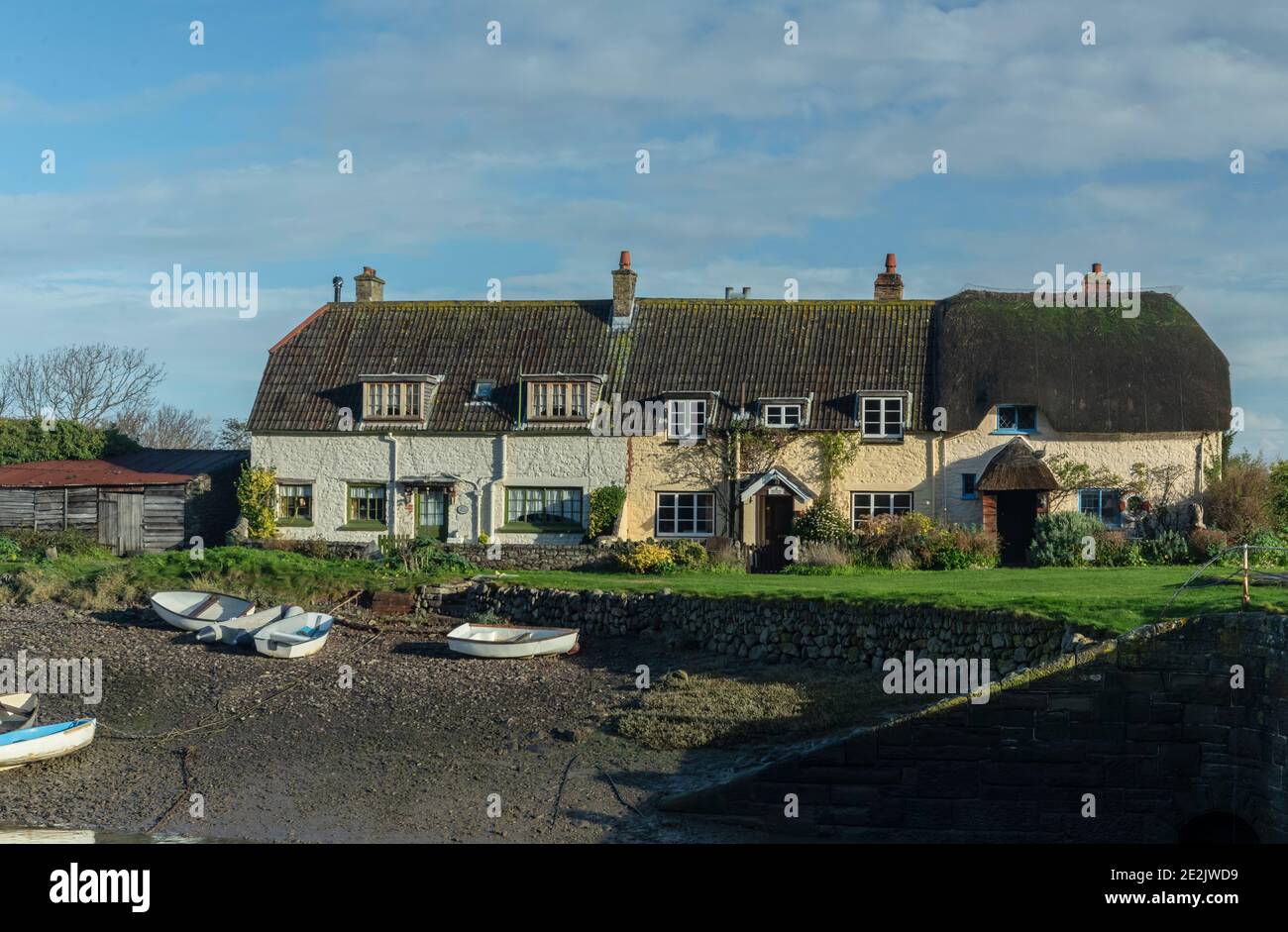 Old cottages on the Quay at Porlock Weir in Porlock Bay, Exmoor; West ...
