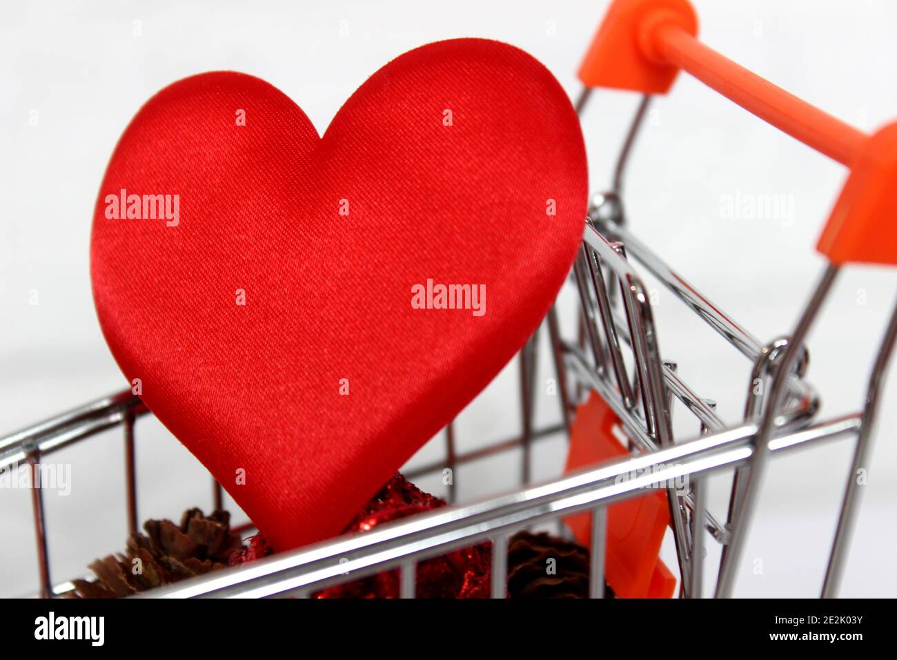 Love shopping cart hi-res stock photography and images - Alamy