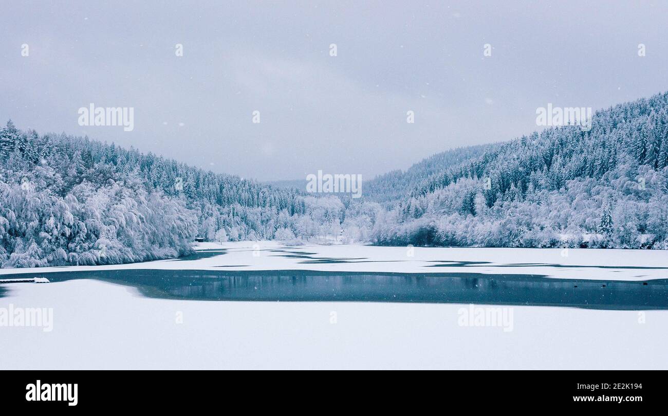 snow covered and frozen landscape in winter outside Stock Photo - Alamy