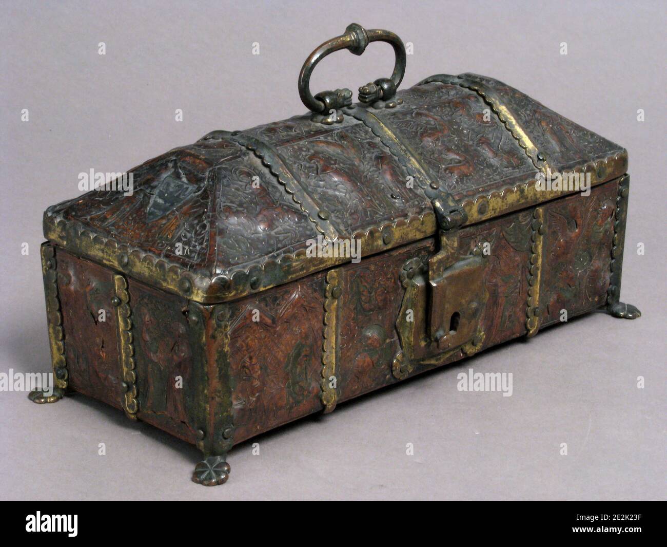 14th century chest hi-res stock photography and images - Alamy