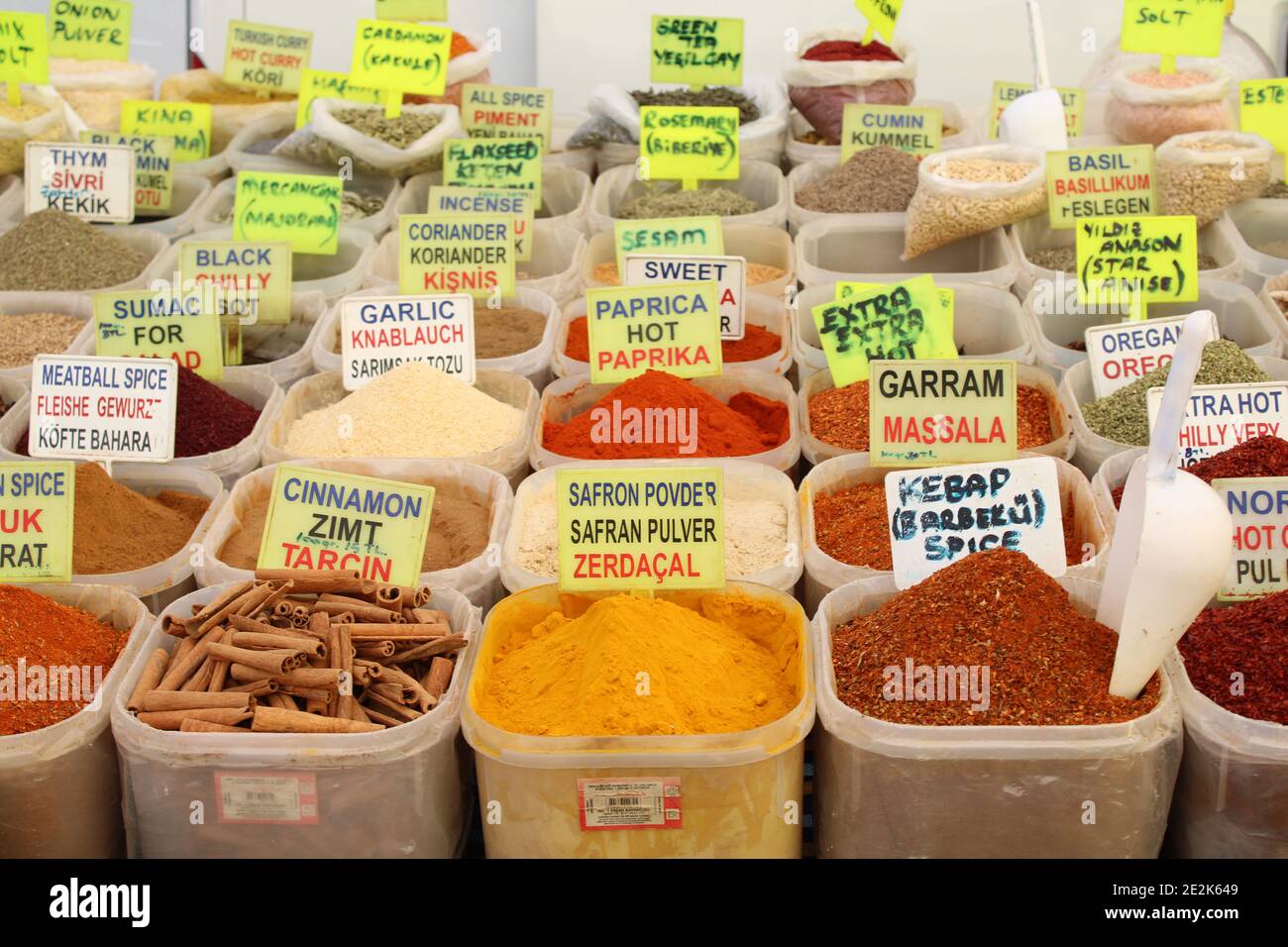 Various spices in store hi-res stock photography and images - Alamy