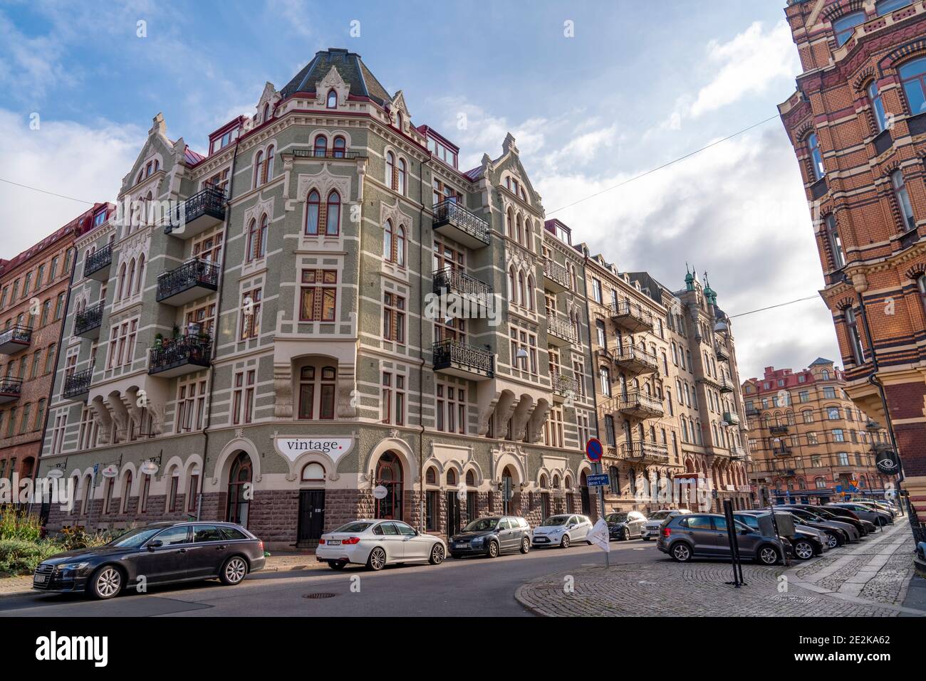 Mix of building styles hi-res stock photography and images - Alamy