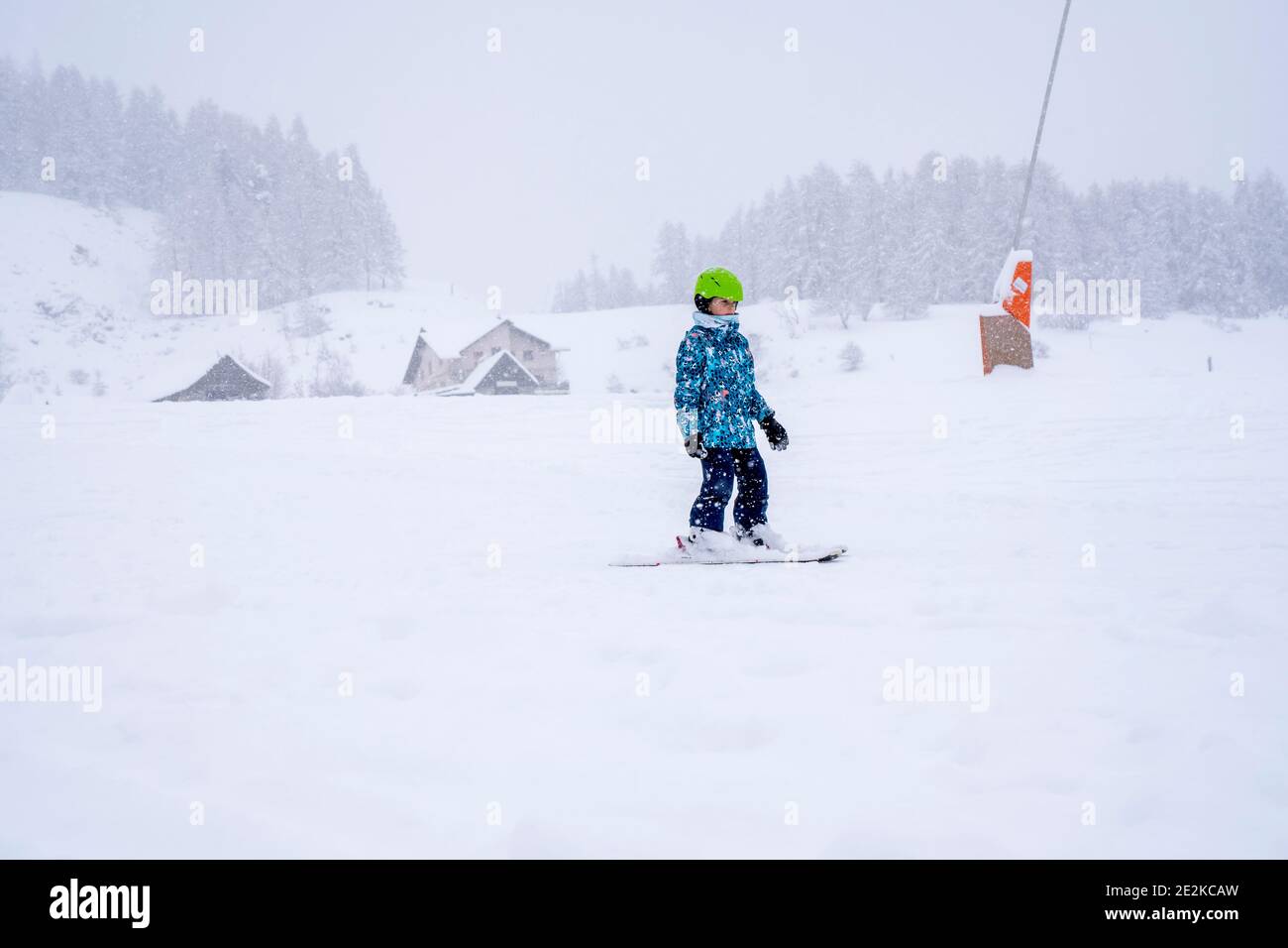 Child to a ski race hi-res stock photography and images - Alamy