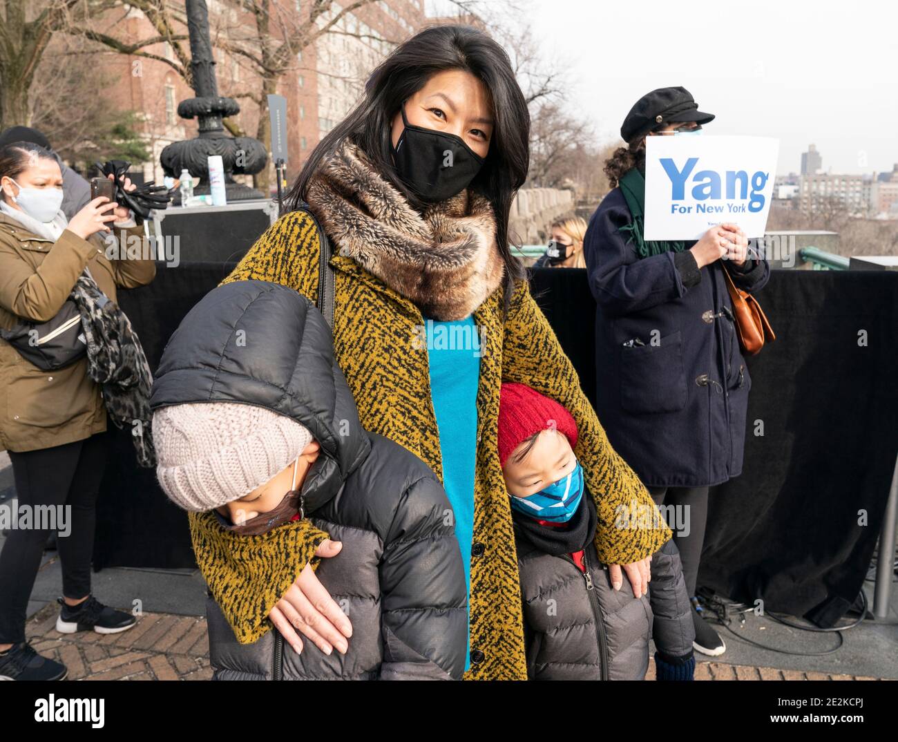 Andrew yang wife hi-res stock photography and images - Alamy