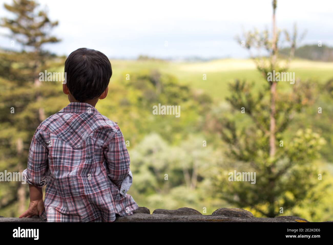 Handsome boy wallpaper hi-res stock photography and images - Alamy