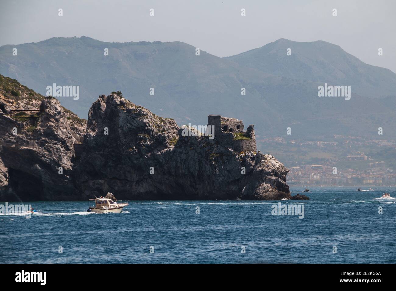 A cliff along the Amalfi Coast with a small fort at its edge Stock ...