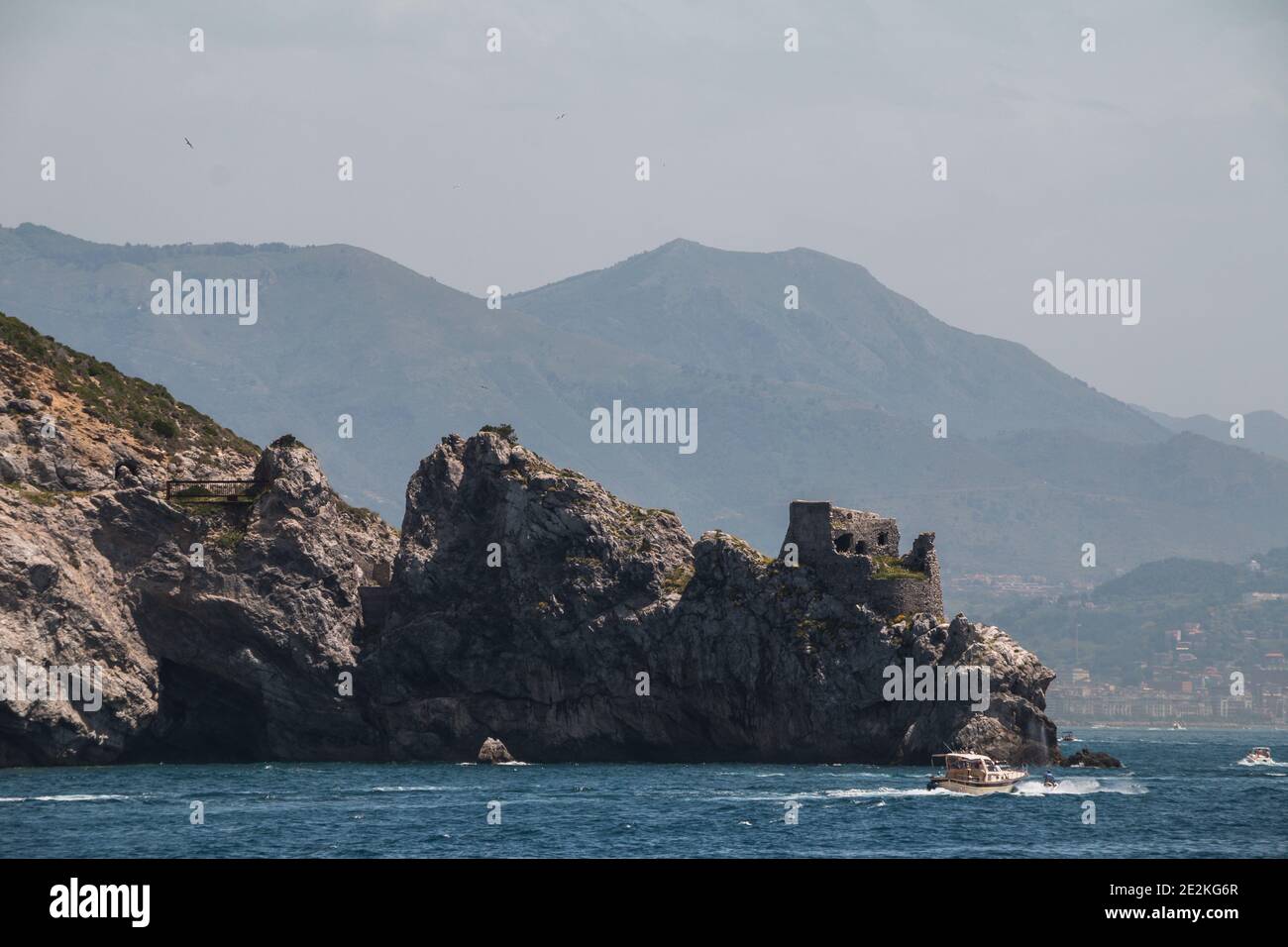A cliff along the Amalfi Coast with a small fort at its edge Stock ...