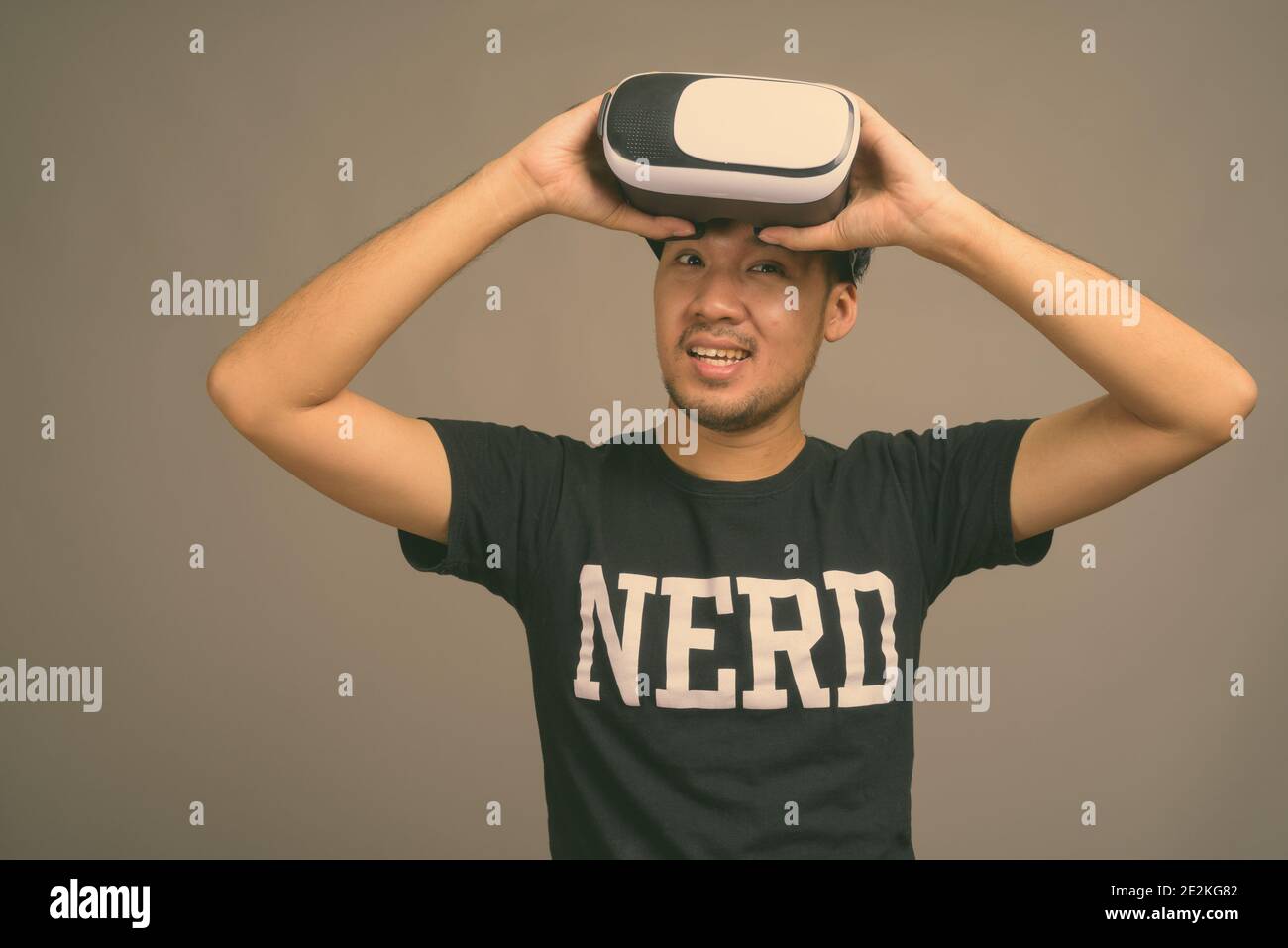 Asian man using glasses virtual hi-res stock photography and images - Alamy