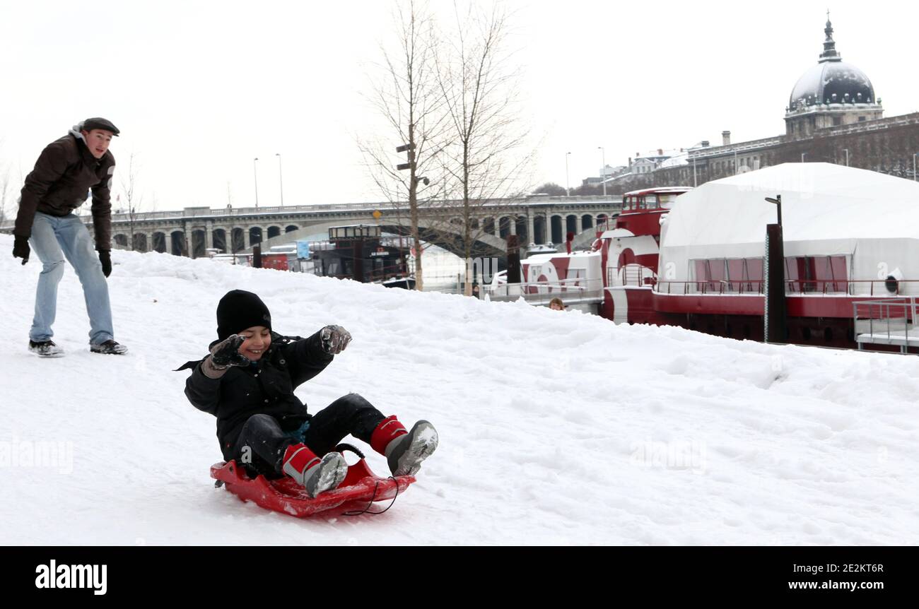 La Ville de Lyon sous la neige, France le 10 Janvier 2010. Photo ...