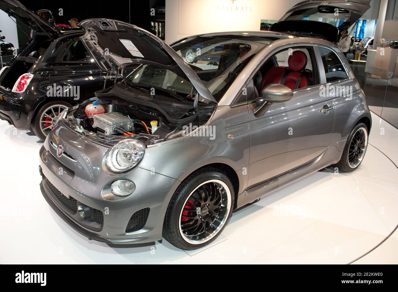 The Fiat 500 on display at the 2010 International Auto Show in Detroit ...