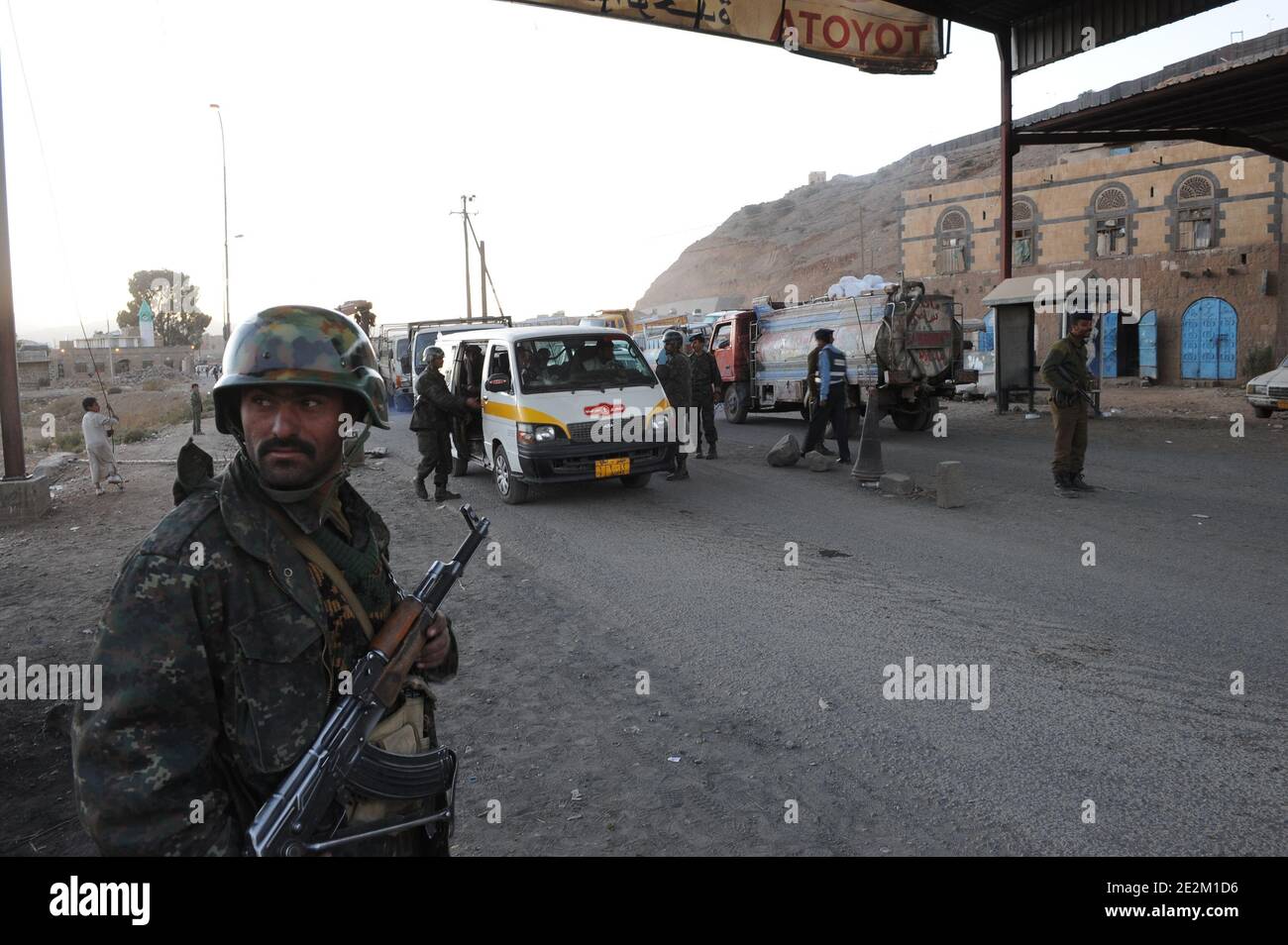 "Yemenite security forces checkpoint at Sahiba, part of the ""Sanaa ...