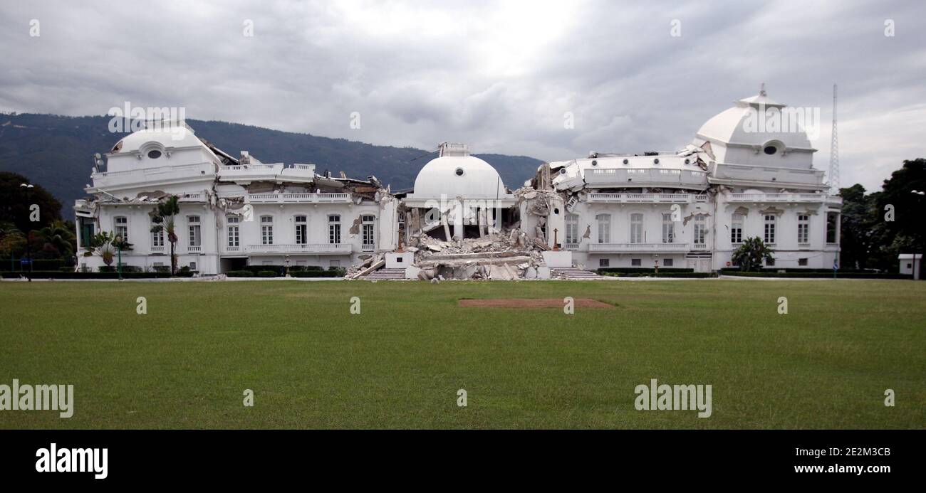 Port-au-Prince, Haiti, January 19, 2010. Aerial view showing the damage ...