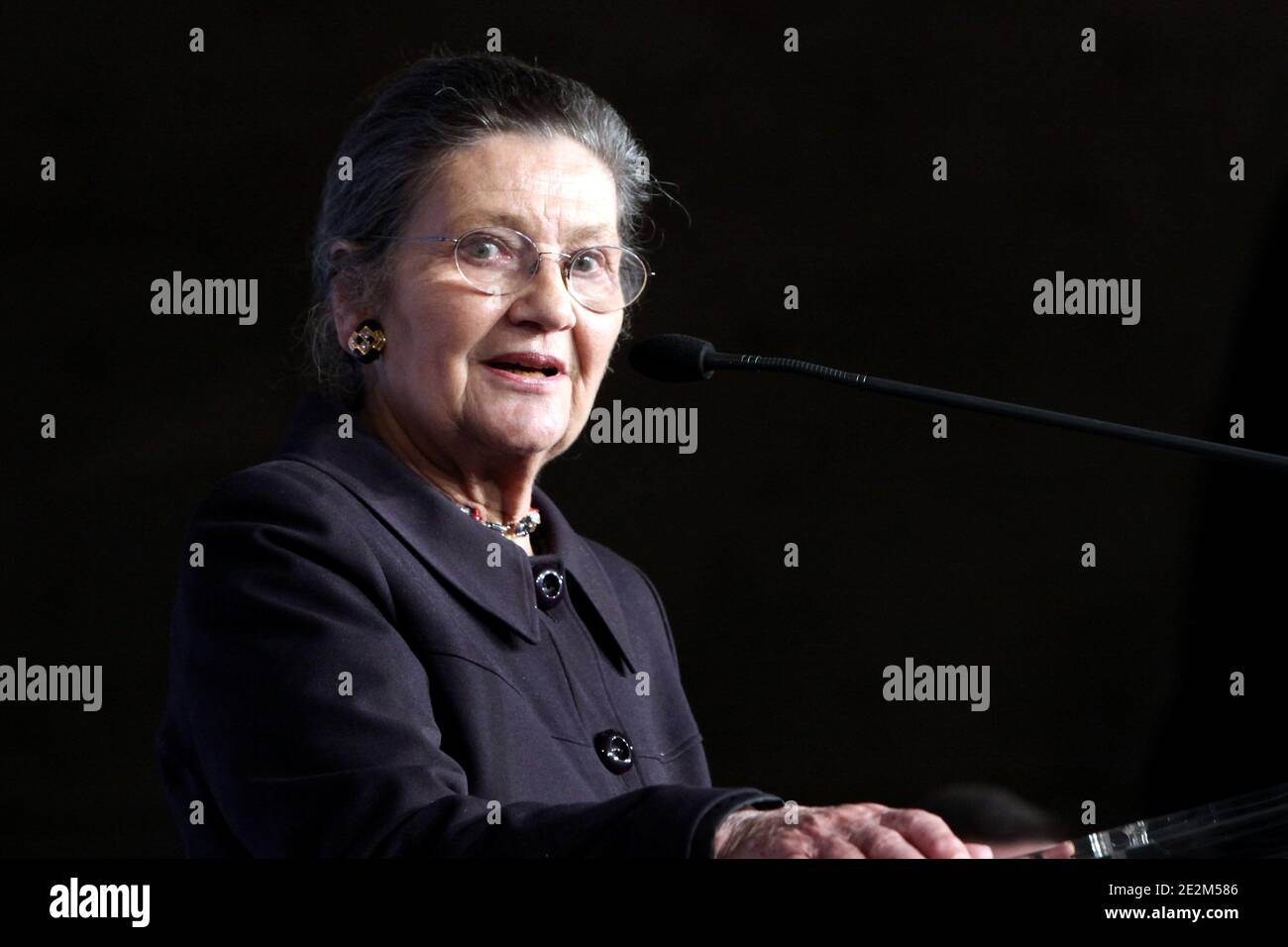 Simone veil speech hi-res stock photography and images - Alamy