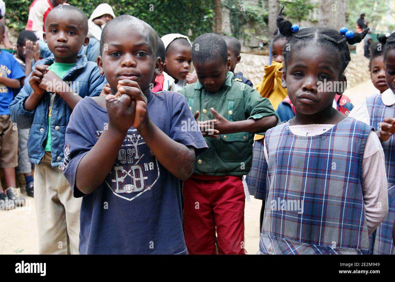 EXCLUSIVE. Six tons of food provided by France's World Food Programme ...