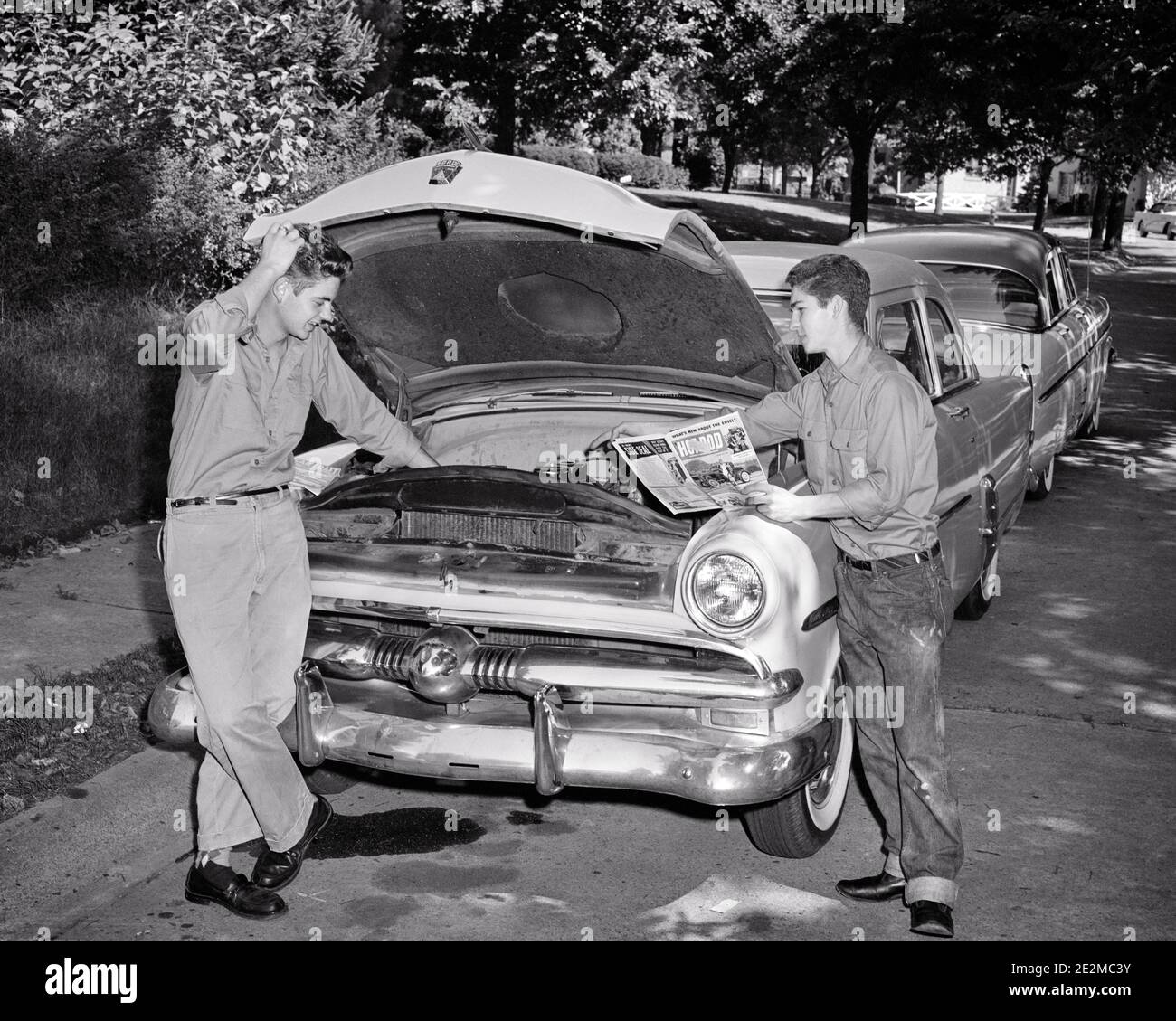 1950s boys with car hi-res stock photography and images - Alamy
