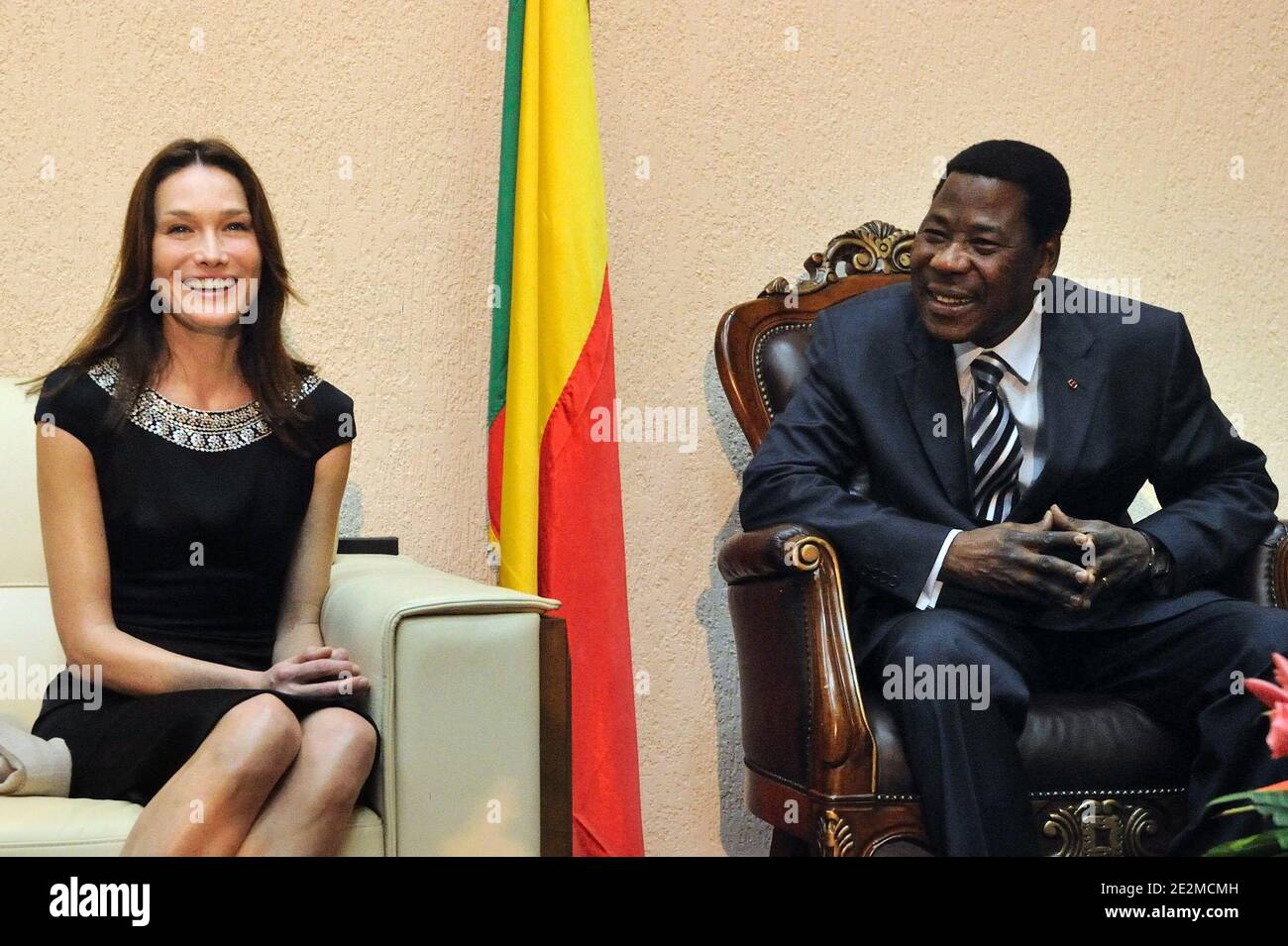 Benin lady hi-res stock photography and images - Alamy