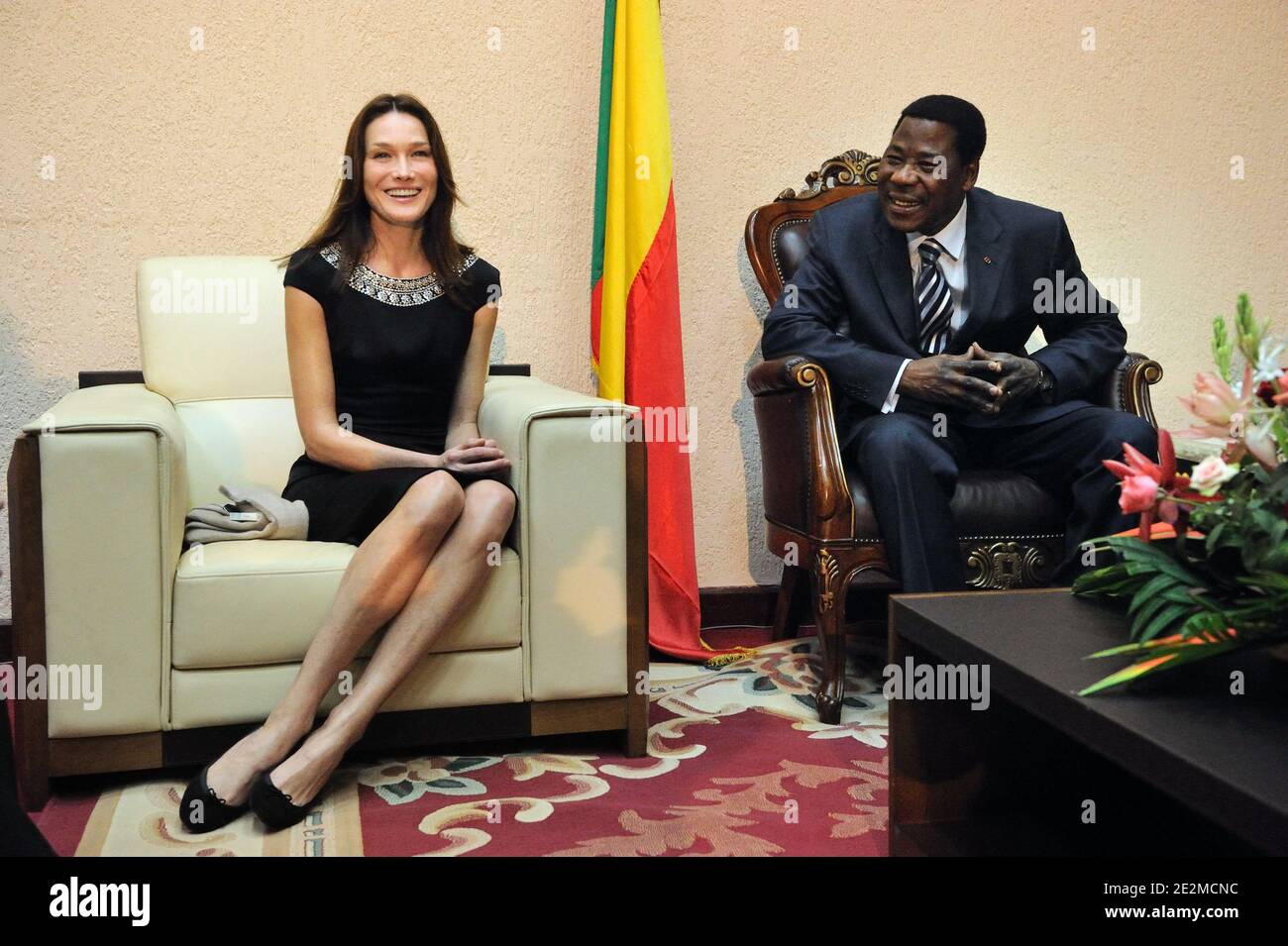 Benin lady hi-res stock photography and images - Alamy