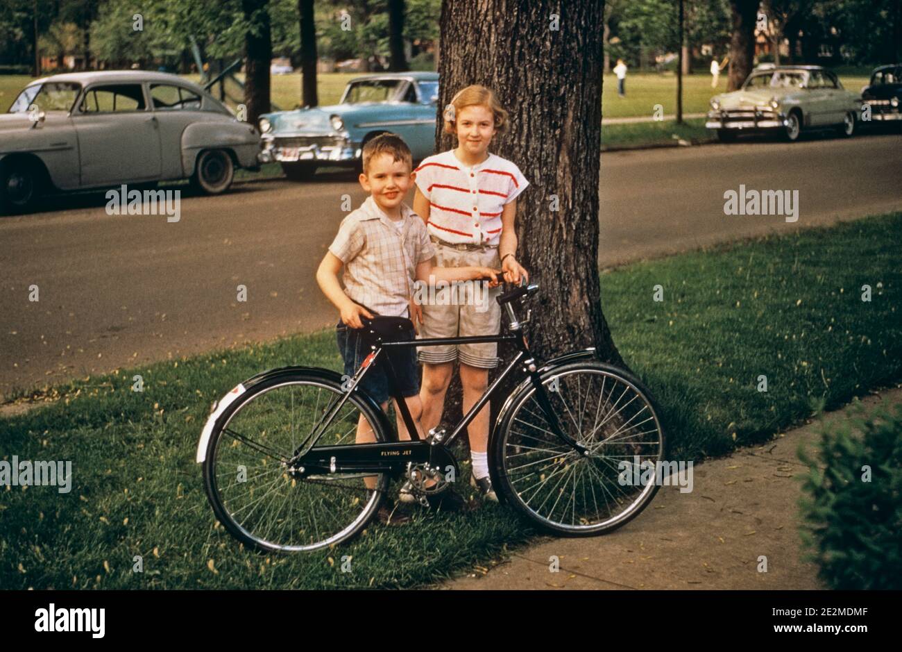 Kids bike 1950s hi-res stock photography and images - Alamy