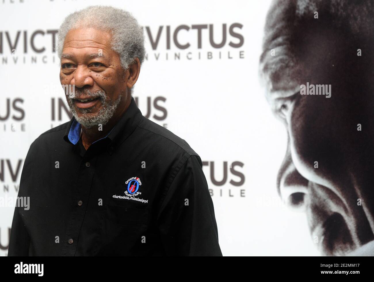 Morgan freeman poses in hi-res stock photography and images - Alamy
