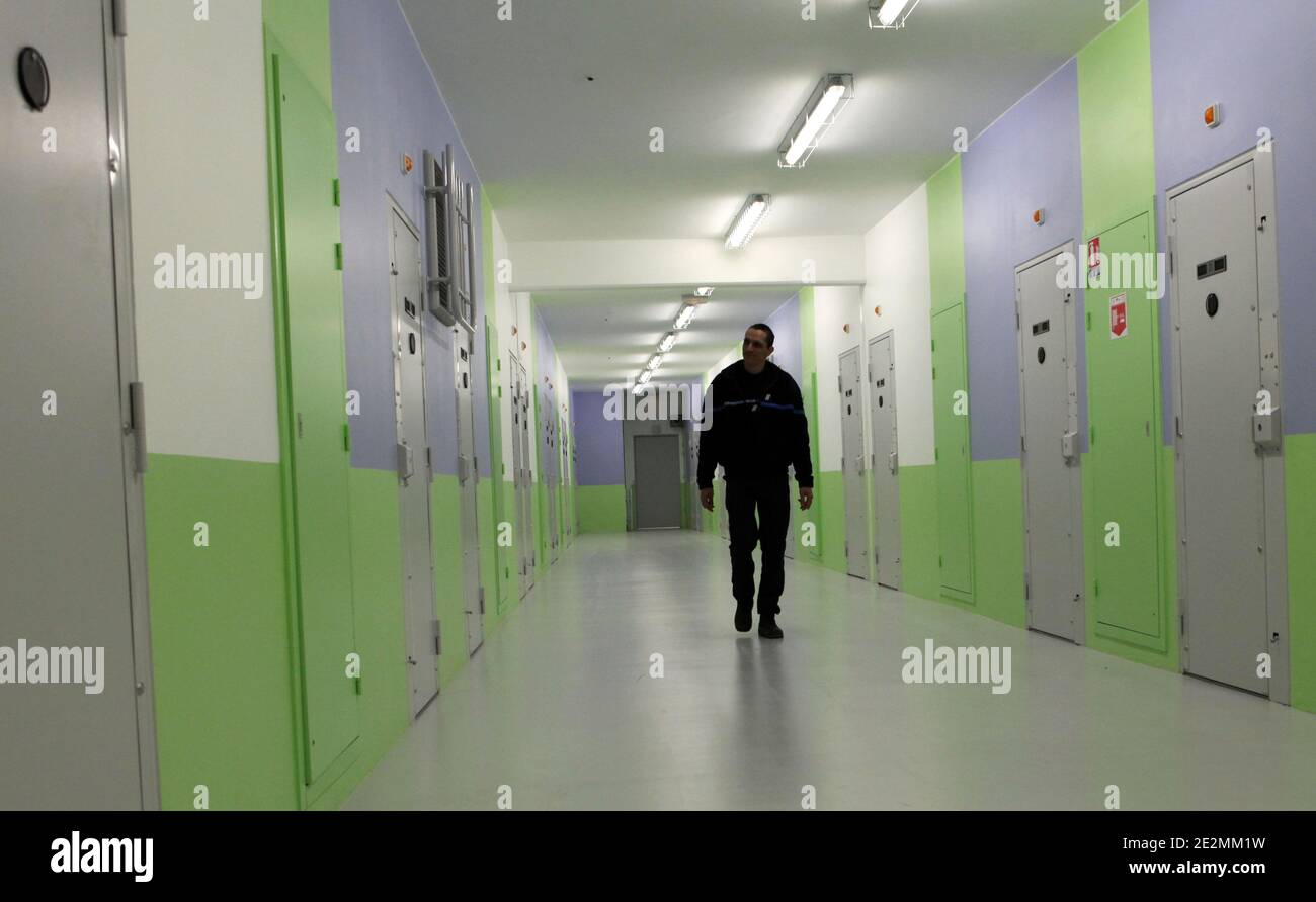 Visite du nouveau centre penitentaire de Bourg en Bresse : 690 places ...