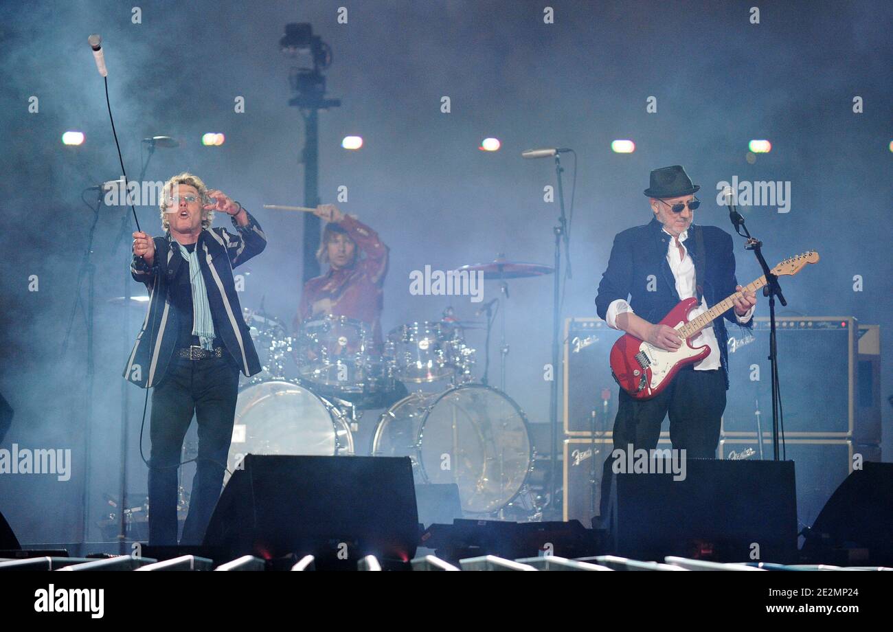 The Who perform at halftime of the Superbowl in Miami, USA on February ...