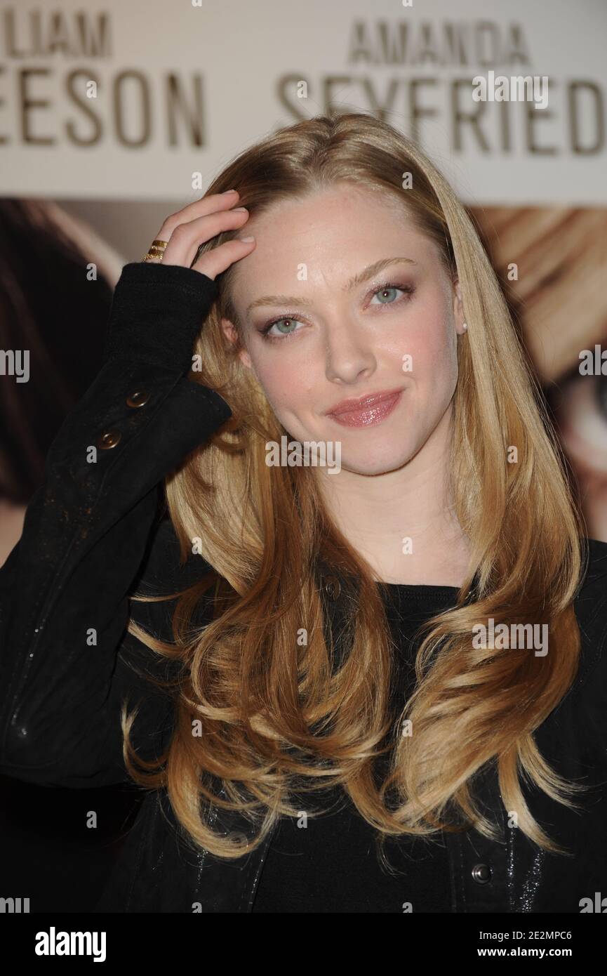 Amanda seyfried julianne moore chloe hi-res stock photography and images - Alamy