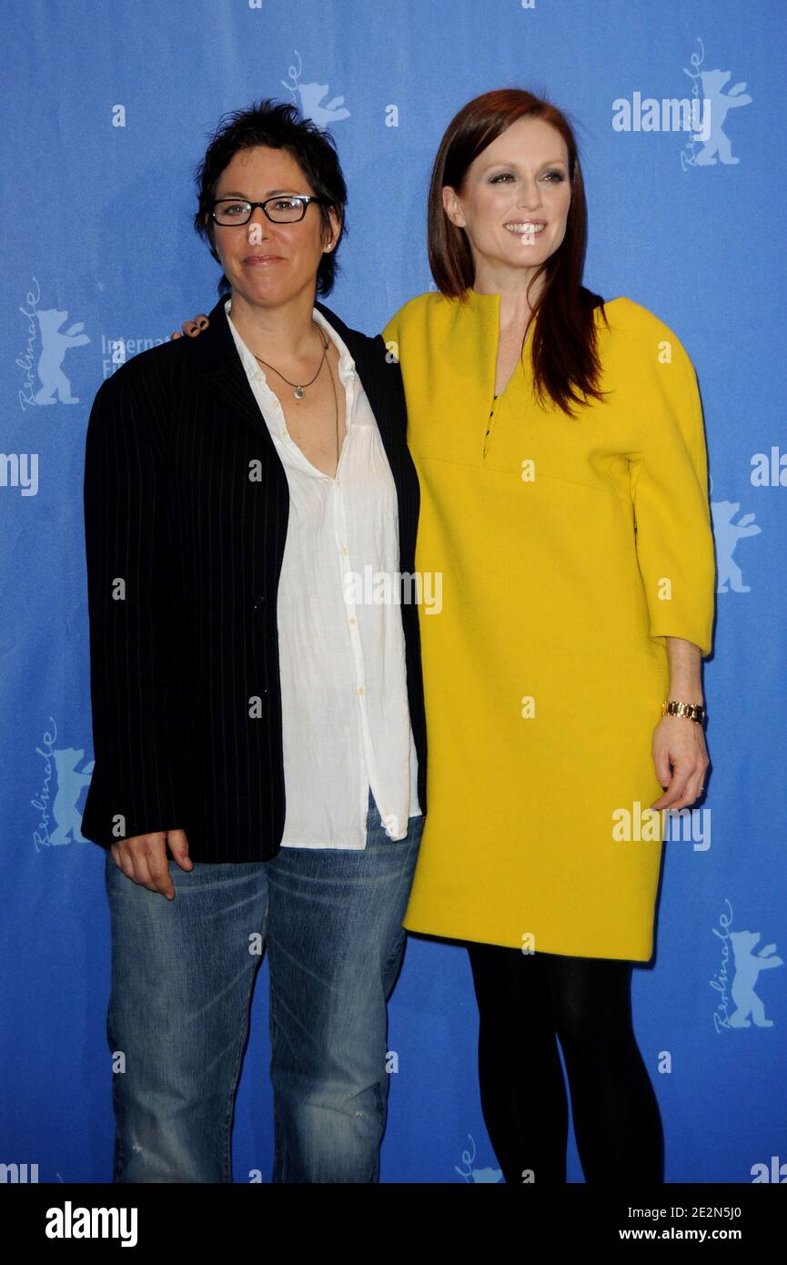 Lisa Cholodenko and Julianne Moore during a photocall for 'The kids are all right' as part of ...
