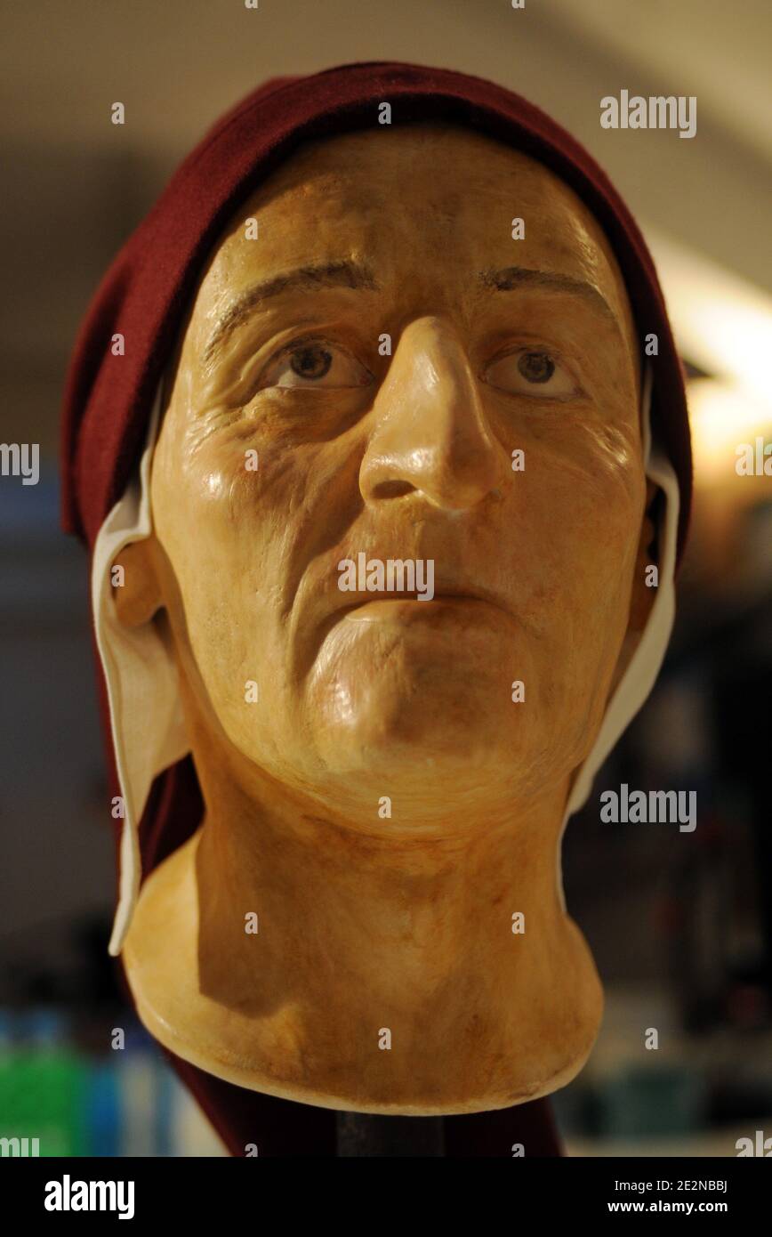 Dante alighieri 2007 hi-res stock photography and images - Alamy