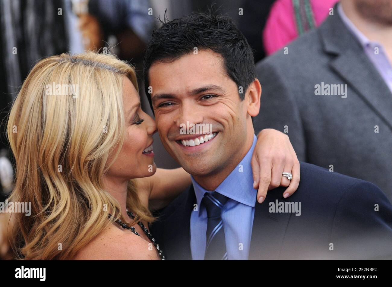 Kelly ripa 2010 hi-res stock photography and images - Alamy