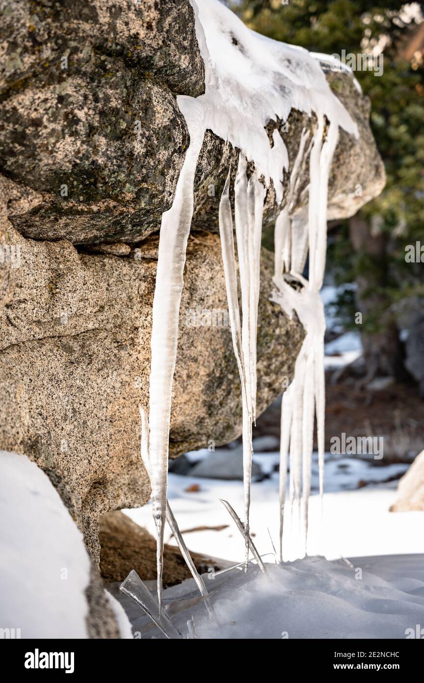 Icicles on a rock wall hi-res stock photography and images - Alamy