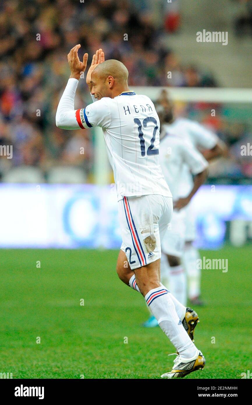 Booing hi-res stock photography and images - Alamy