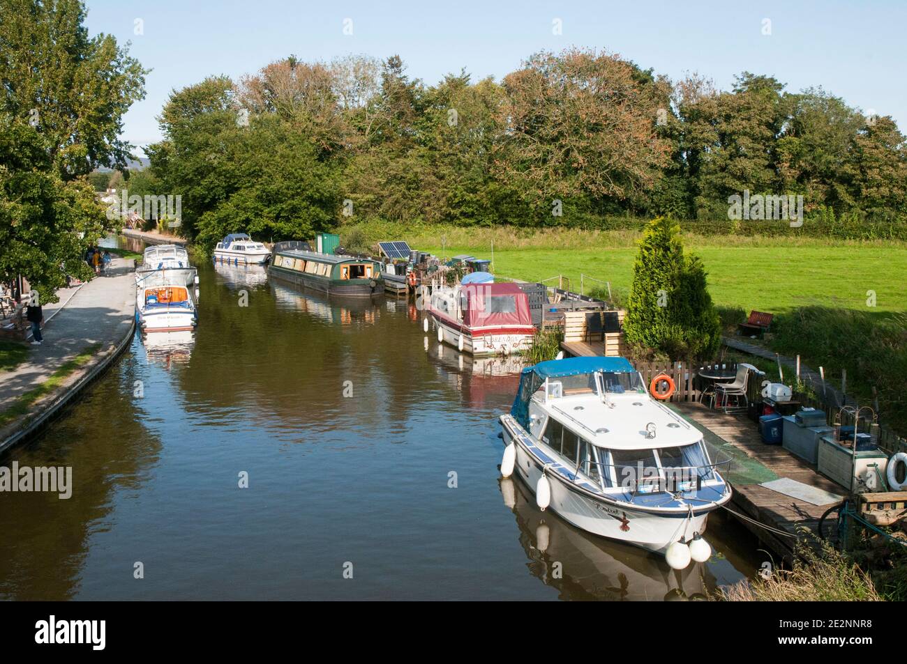 Lancaster canal boats hi-res stock photography and images - Alamy