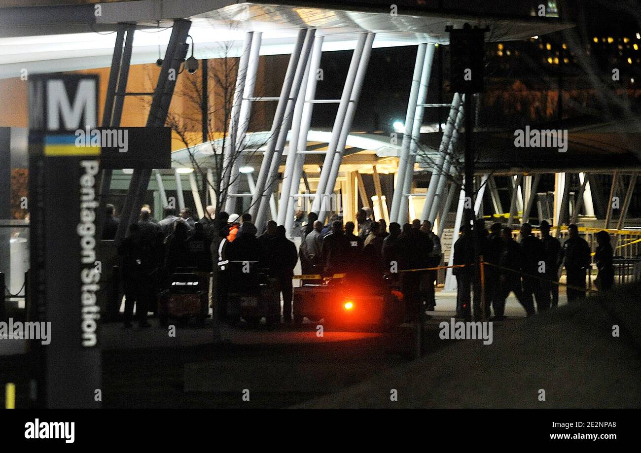 Arlington united pentagon entrance hi-res stock photography and images ...