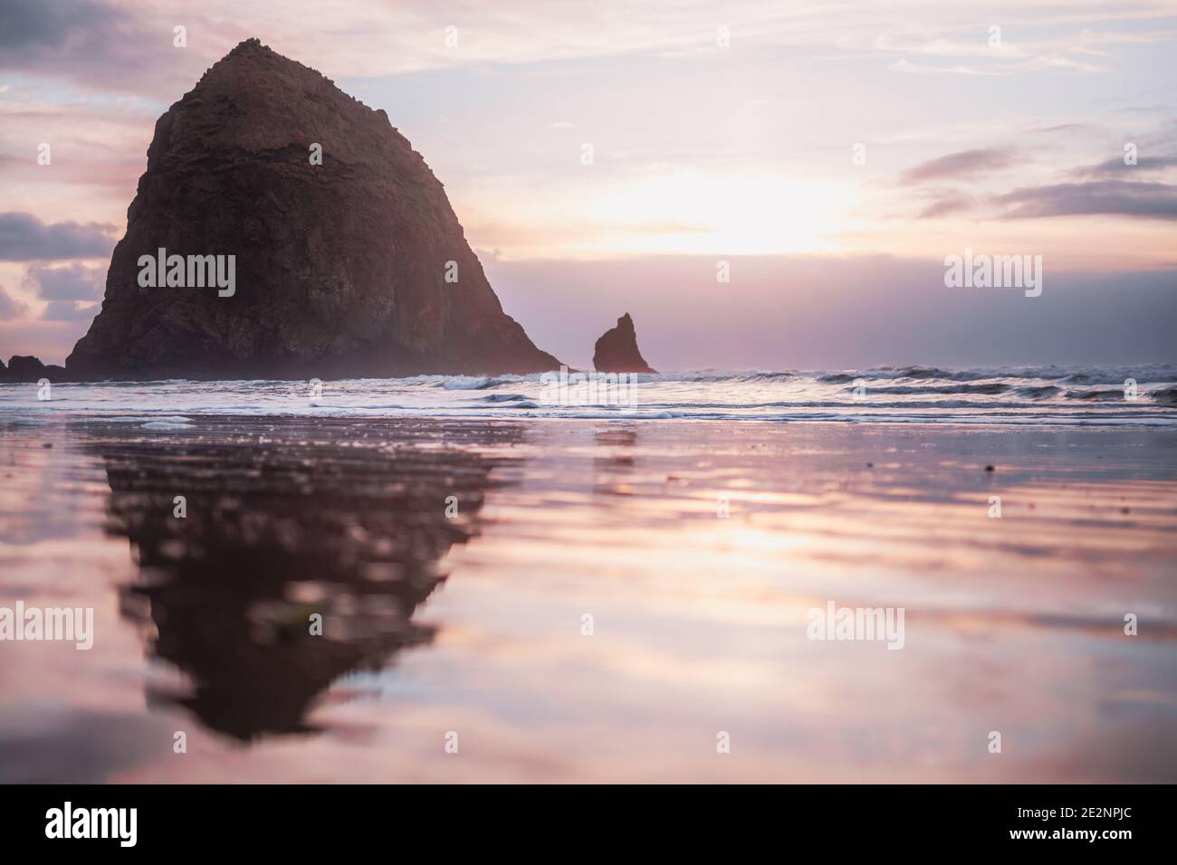 Haystack rock at sunset hi-res stock photography and images - Alamy